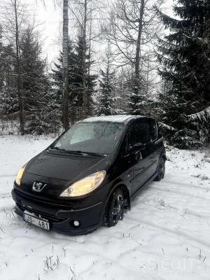 Melns Peugeot 1007 2007 Madona, ar dzinēja tilpumu 1.50 L un nobraukumu 134 tūkst. km par 2600 €, foto  vietnē AUTOMOTO.COM.LV