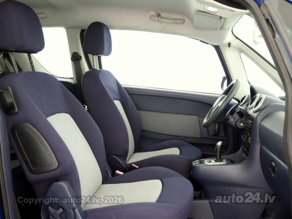 Zils Peugeot 1007 2005 Tallina, ar dzinēja tilpumu 1.40 L un nobraukumu 145 tūkst. km par 1499 €, foto 6 vietnē AUTOMOTO.COM.LV