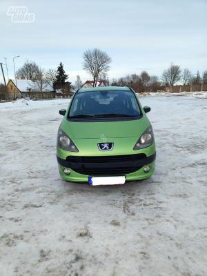 Green Peugeot 1007 2006 in Silute, with an engine capacity of 1.60 L and mileage of 150 thousand km for 1450 €, photo 2 on AUTOMOTO.COM.LV