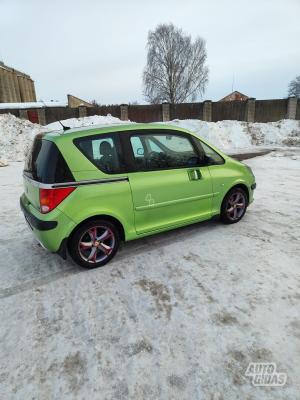 Green Peugeot 1007 2006 in Silute, with an engine capacity of 1.60 L and mileage of 150 thousand km for 1450 €, photo 6 on AUTOMOTO.COM.LV