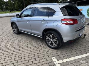 Grey Peugeot 1007 2013 in Jurbarkas, with an engine capacity of 1.60 L and mileage of 203 thousand km for 6500 €, photo 5 on AUTOMOTO.COM.LV