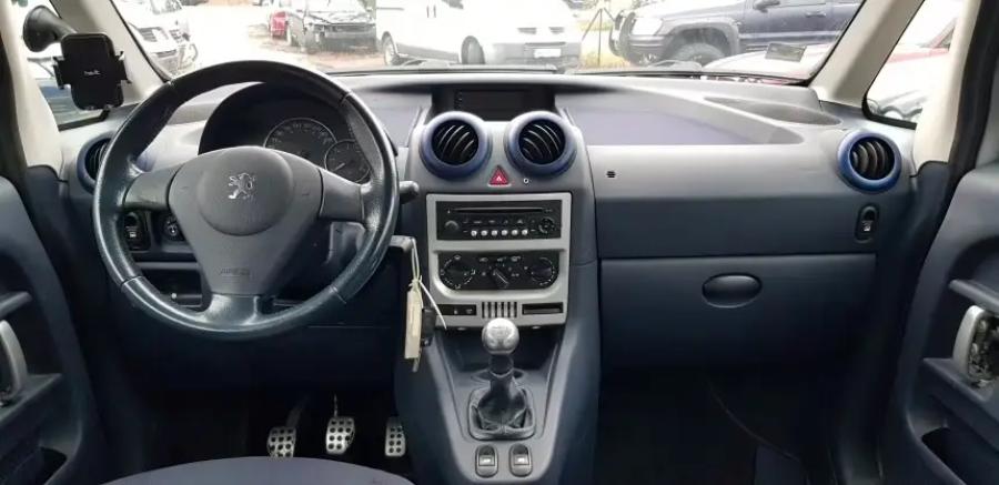 Pelēks Peugeot 1007 2007 Valmiera, ar dzinēja tilpumu 1.60 L un nobraukumu 379 tūkst. km par 1550 €, foto 10 vietnē AUTOMOTO.COM.LV
