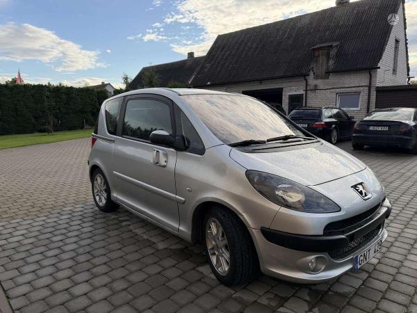 Grey Peugeot 1007 2007 in Vilkaviskis, with an engine capacity of 1.59 L and mileage of 230 thousand km for 1150 €, photo 5 on AUTOMOTO.COM.LV