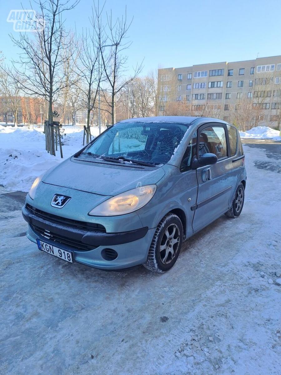 Pelēks Peugeot 1007 2005 Klaipėda, ar dzinēja tilpumu 1.40 L un nobraukumu 380 tūkst. km par 1100 €, foto 1 vietnē AUTOMOTO.COM.LV