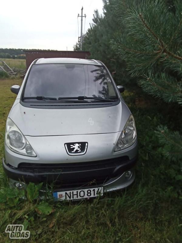 Grey Peugeot 1007 2005 in Palanga, with an engine capacity of 1.40 L and mileage of 90 thousand km for 500 €, photo 1 on AUTOMOTO.COM.LV