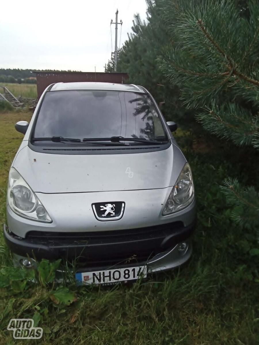 Grey Peugeot 1007 2005 in Palanga, with an engine capacity of 1.40 L and mileage of 90 thousand km for 500 €, photo 1 on AUTOMOTO.COM.LV