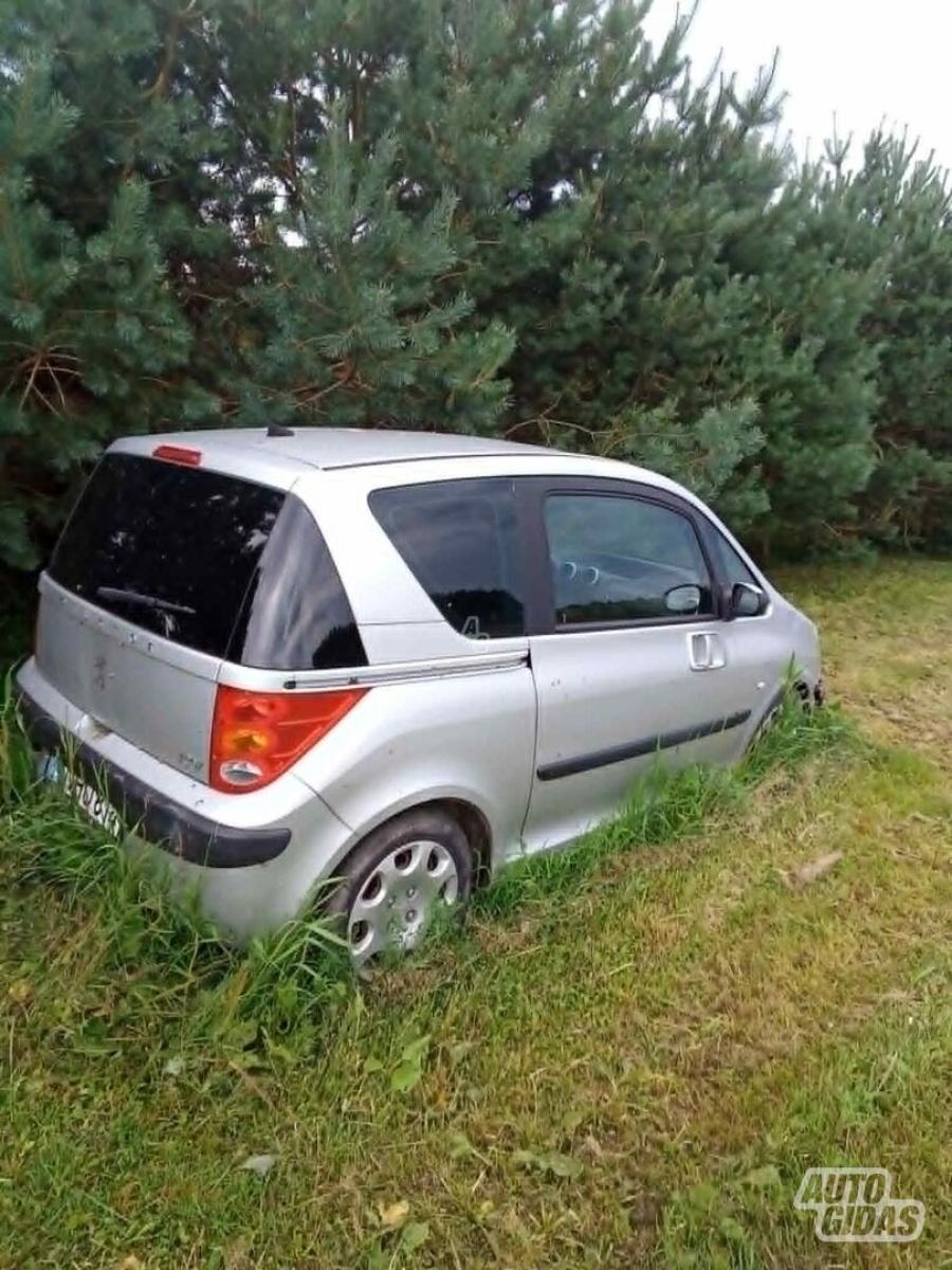 Grey Peugeot 1007 2005 in Palanga, with an engine capacity of 1.40 L and mileage of 90 thousand km for 500 €, photo 4 on AUTOMOTO.COM.LV