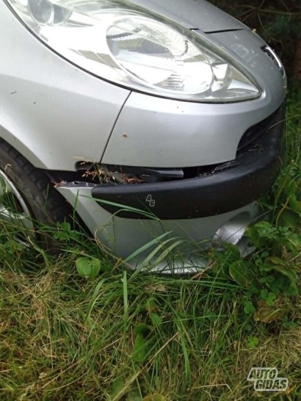 Pelēks Peugeot 1007 2005 Palanga, ar dzinēja tilpumu 1.40 L un nobraukumu 90 tūkst. km par 500 €, foto 7 vietnē AUTOMOTO.COM.LV