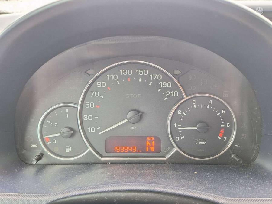 Yellow Peugeot 1007 2006 in Vilnius, with an engine capacity of 1.40 L and mileage of 193 thousand km for 650 €, photo 11 on AUTOMOTO.COM.LV