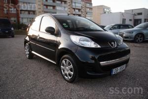 Black Peugeot 107 2009 in Liepaja, with an engine capacity of 1.00 L and mileage of 166 thousand km for 1370 €, photo 3 on AUTOMOTO.COM.LV