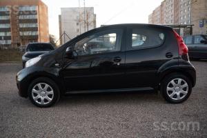 Black Peugeot 107 2009 in Liepaja, with an engine capacity of 1.00 L and mileage of 166 thousand km for 1370 €, photo 8 on AUTOMOTO.COM.LV