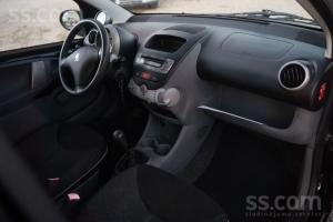 Black Peugeot 107 2009 in Liepaja, with an engine capacity of 1.00 L and mileage of 166 thousand km for 1370 €, photo 11 on AUTOMOTO.COM.LV