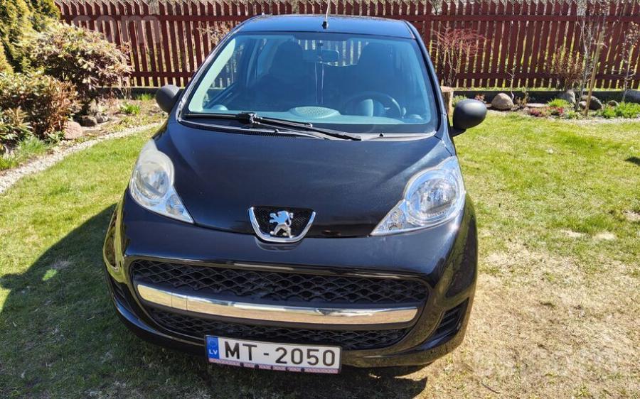 Melns Peugeot 107 2010 Rīga, ar dzinēja tilpumu 1.00 L un nobraukumu 212 tūkst. km par 2200 €, foto 3 vietnē AUTOMOTO.COM.LV