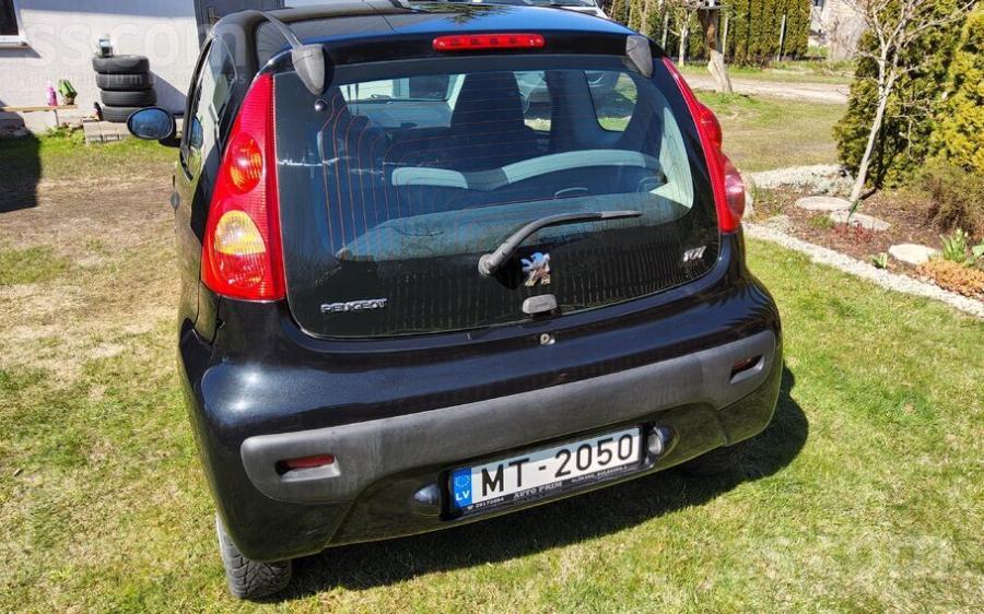 Melns Peugeot 107 2010 Rīga, ar dzinēja tilpumu 1.00 L un nobraukumu 212 tūkst. km par 2200 €, foto 7 vietnē AUTOMOTO.COM.LV