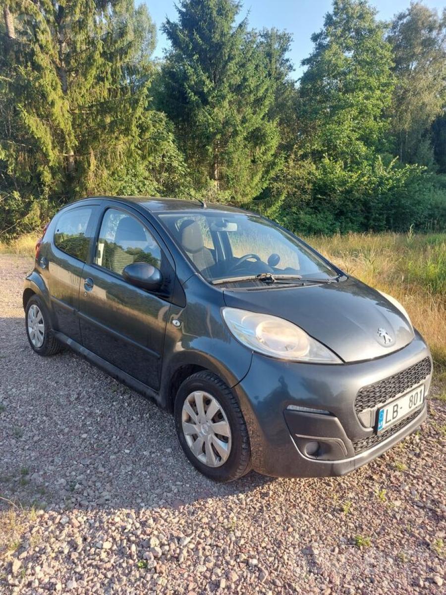 Melns Peugeot 107 2013 Rīga, ar dzinēja tilpumu 1.00 L un nobraukumu 212 tūkst. km par 1600 €, foto 1 vietnē AUTOMOTO.COM.LV