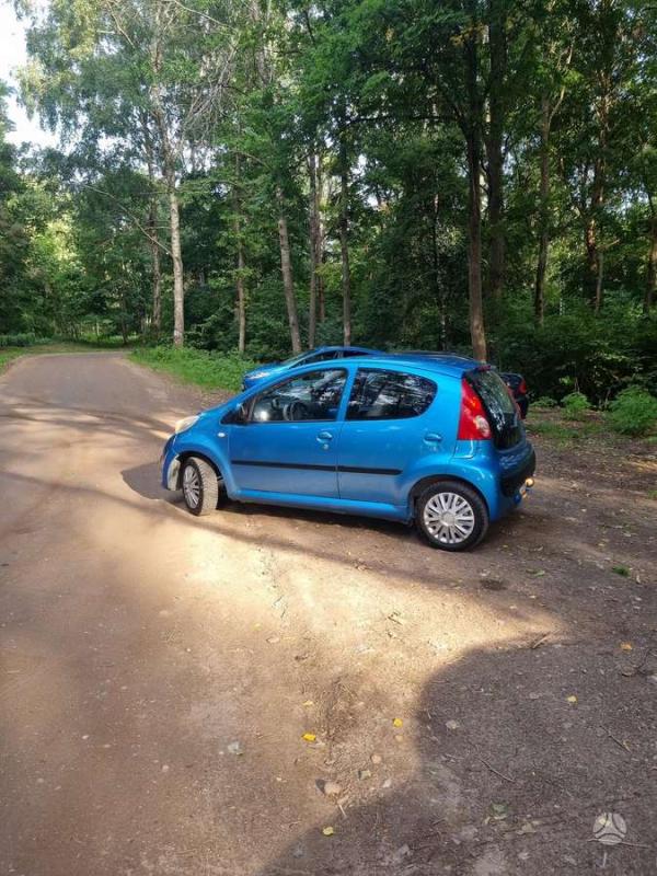 Zils Peugeot 107 2006 Gargždai, ar dzinēja tilpumu 1.00 L un nobraukumu 176 tūkst. km par 1100 €, foto 4 vietnē AUTOMOTO.COM.LV
