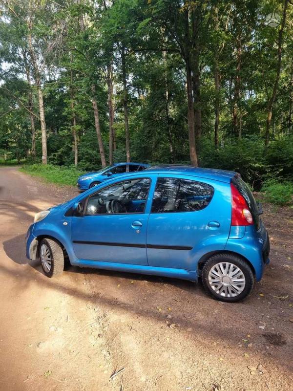Zils Peugeot 107 2006 Gargždai, ar dzinēja tilpumu 1.00 L un nobraukumu 176 tūkst. km par 1100 €, foto 5 vietnē AUTOMOTO.COM.LV
