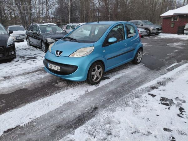 Blue Peugeot 107 2007 in Talsi, with an engine capacity of 1.00 L and mileage of 181 thousand km for 1370 €, photo 1 on AUTOMOTO.COM.LV