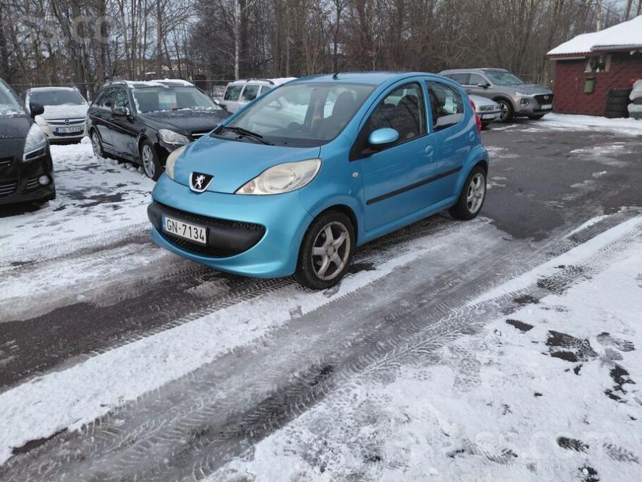 Blue Peugeot 107 2007 in Talsi, with an engine capacity of 1.00 L and mileage of 181 thousand km for 1370 €, photo 1 on AUTOMOTO.COM.LV