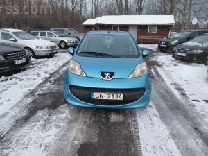 Blue Peugeot 107 2007 in Talsi, with an engine capacity of 1.00 L and mileage of 181 thousand km for 1370 €, photo 2 on AUTOMOTO.COM.LV