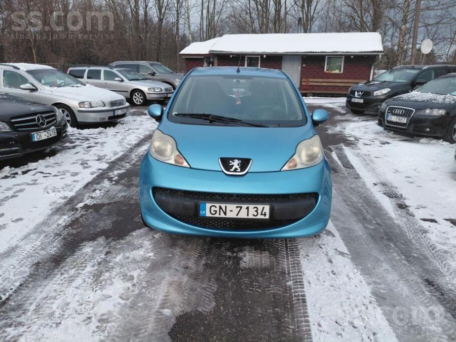 Blue Peugeot 107 2007 in Talsi, with an engine capacity of 1.00 L and mileage of 181 thousand km for 1370 €, photo 2 on AUTOMOTO.COM.LV