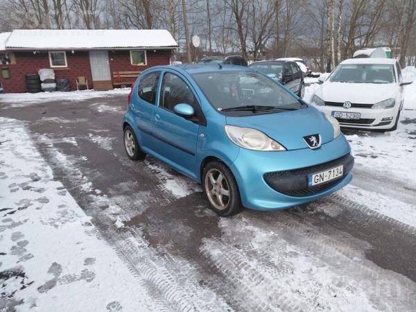 Blue Peugeot 107 2007 in Talsi, with an engine capacity of 1.00 L and mileage of 181 thousand km for 1370 €, photo 3 on AUTOMOTO.COM.LV