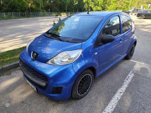 Blue Peugeot 107 2009 in Vilnius, with an engine capacity of 1.00 L and mileage of 136 thousand km for 1699 €, photo  on AUTOMOTO.COM.LV
