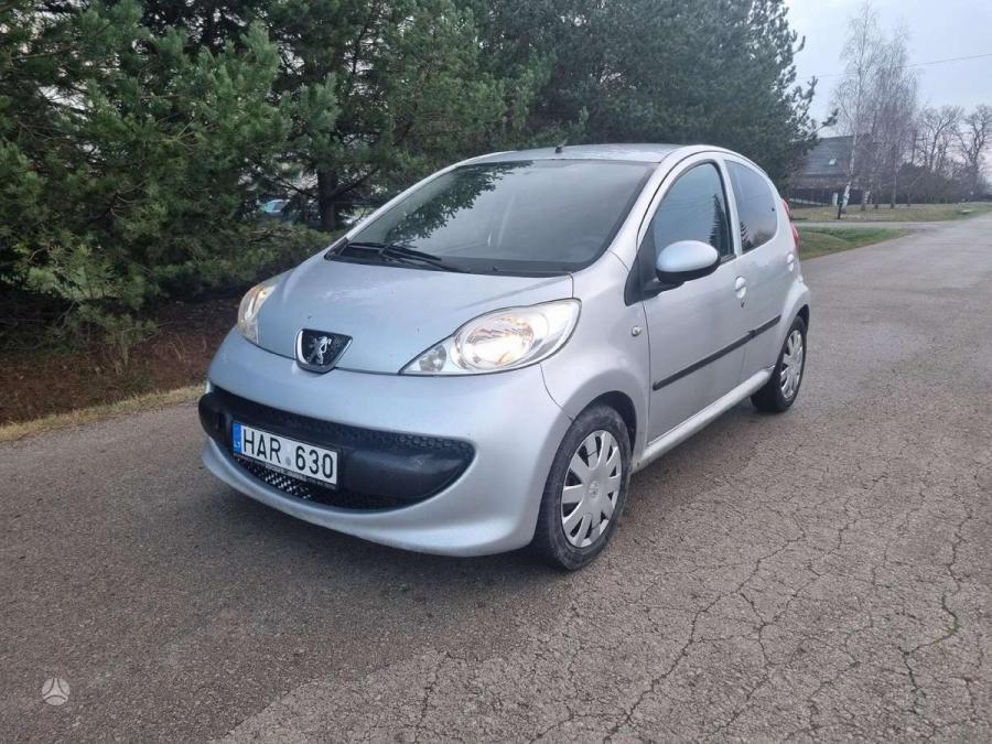 Pelēks Peugeot 107 2005 Marijampole, ar dzinēja tilpumu 1.00 L un nobraukumu 330 tūkst. km par 1200 €, foto 1 vietnē AUTOMOTO.COM.LV