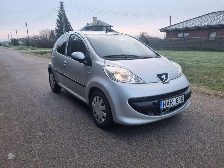 Pelēks Peugeot 107 2005 Marijampole, ar dzinēja tilpumu 1.00 L un nobraukumu 330 tūkst. km par 1200 €, foto 3 vietnē AUTOMOTO.COM.LV