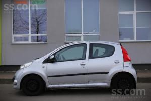 Pelēks Peugeot 107 2006 Rīga, ar dzinēja tilpumu 1.00 L un nobraukumu 259 tūkst. km par 1095 €, foto 3 vietnē AUTOMOTO.COM.LV