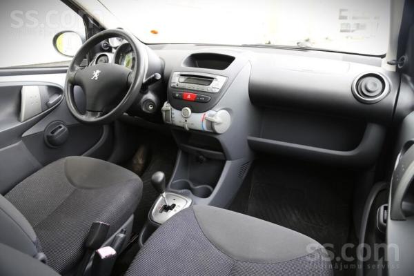 Pelēks Peugeot 107 2006 Rīga, ar dzinēja tilpumu 1.00 L un nobraukumu 259 tūkst. km par 1095 €, foto 9 vietnē AUTOMOTO.COM.LV