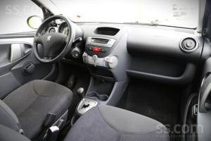 Pelēks Peugeot 107 2006 Rīga, ar dzinēja tilpumu 1.00 L un nobraukumu 259 tūkst. km par 1095 €, foto 10 vietnē AUTOMOTO.COM.LV