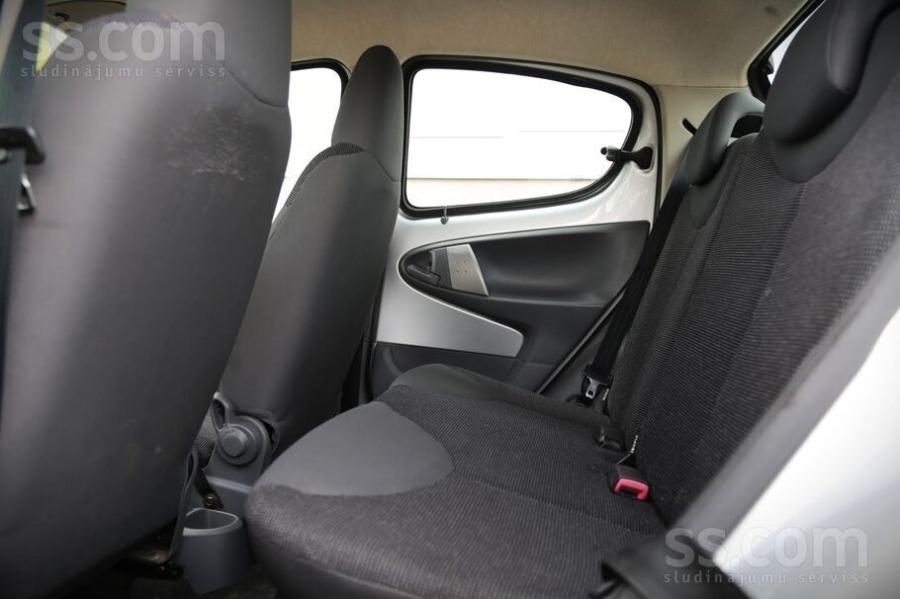Pelēks Peugeot 107 2006 Rīga, ar dzinēja tilpumu 1.00 L un nobraukumu 259 tūkst. km par 1095 €, foto 14 vietnē AUTOMOTO.COM.LV