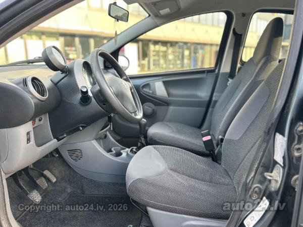 Pelēks Peugeot 107 2006 Tallina, ar dzinēja tilpumu 1.00 L un nobraukumu 168 tūkst. km par 990 €, foto 7 vietnē AUTOMOTO.COM.LV