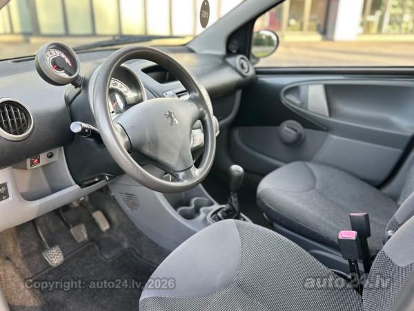 Pelēks Peugeot 107 2006 Tallina, ar dzinēja tilpumu 1.00 L un nobraukumu 168 tūkst. km par 990 €, foto 9 vietnē AUTOMOTO.COM.LV