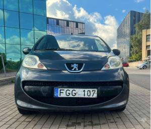 Pelēks Peugeot 107 2006 Viļņa, ar dzinēja tilpumu 1.00 L un nobraukumu 219 tūkst. km par 1250 €, foto 5 vietnē AUTOMOTO.COM.LV