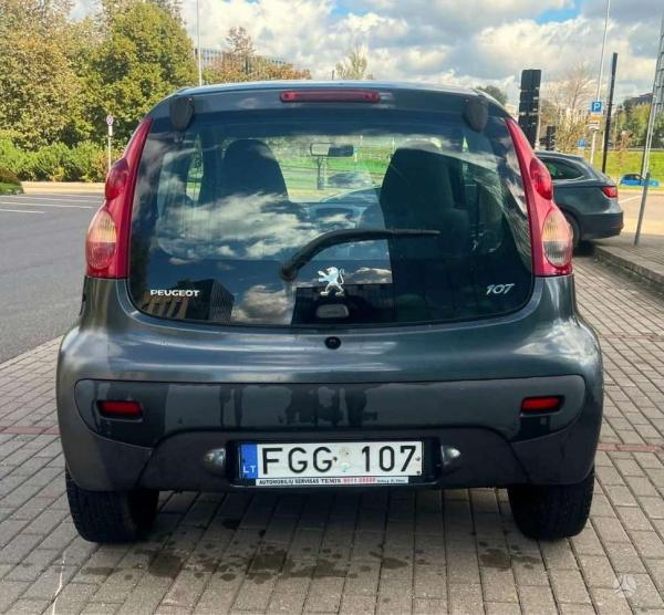 Pelēks Peugeot 107 2006 Viļņa, ar dzinēja tilpumu 1.00 L un nobraukumu 219 tūkst. km par 1250 €, foto 6 vietnē AUTOMOTO.COM.LV
