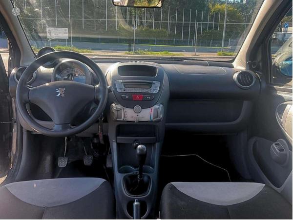 Pelēks Peugeot 107 2006 Viļņa, ar dzinēja tilpumu 1.00 L un nobraukumu 219 tūkst. km par 1250 €, foto 8 vietnē AUTOMOTO.COM.LV