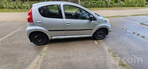 Grey Peugeot 107 2006 in Ogre, with an engine capacity of 1.00 L and mileage of 267 thousand km for 550 €, photo 4 on AUTOMOTO.COM.LV