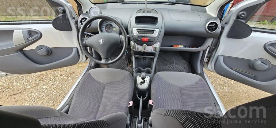 Grey Peugeot 107 2006 in Ogre, with an engine capacity of 1.00 L and mileage of 267 thousand km for 550 €, photo 8 on AUTOMOTO.COM.LV