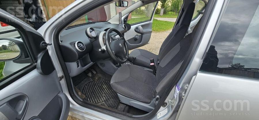 Grey Peugeot 107 2006 in Ogre, with an engine capacity of 1.00 L and mileage of 267 thousand km for 550 €, photo 12 on AUTOMOTO.COM.LV