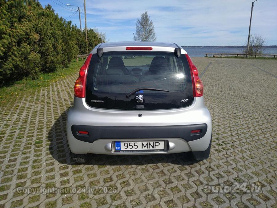 Grey Peugeot 107 2011 in Tallinn, with an engine capacity of 1.00 L and mileage of 161 thousand km for 2000 €, photo 6 on AUTOMOTO.COM.LV