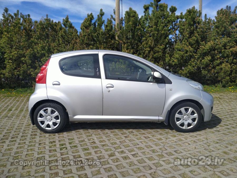 Grey Peugeot 107 2011 in Tallinn, with an engine capacity of 1.00 L and mileage of 161 thousand km for 2000 €, photo 7 on AUTOMOTO.COM.LV