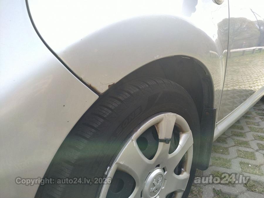 Grey Peugeot 107 2011 in Tallinn, with an engine capacity of 1.00 L and mileage of 161 thousand km for 2000 €, photo 9 on AUTOMOTO.COM.LV