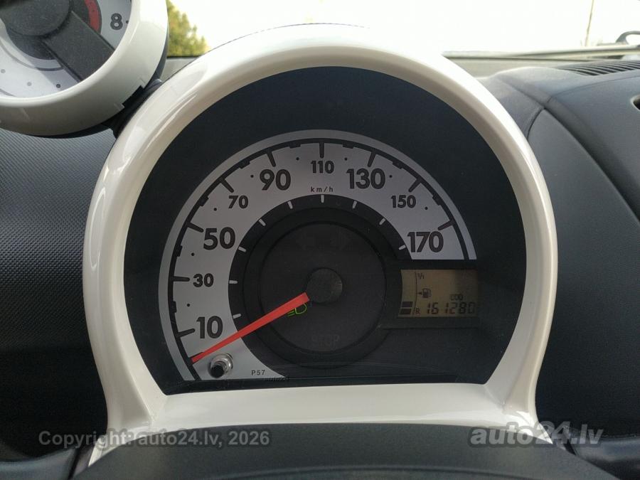 Grey Peugeot 107 2011 in Tallinn, with an engine capacity of 1.00 L and mileage of 161 thousand km for 2000 €, photo 11 on AUTOMOTO.COM.LV