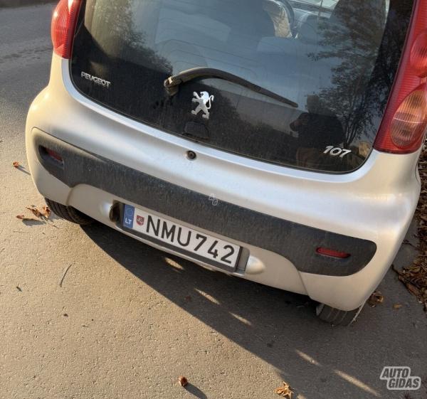 Pelēks Peugeot 107 2011 Šauļi, ar dzinēja tilpumu 1.00 L un nobraukumu 146 tūkst. km par 1410 €, foto 3 vietnē AUTOMOTO.COM.LV