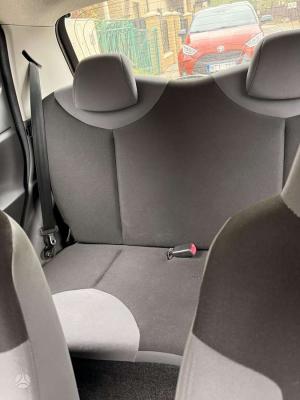 Pelēks Peugeot 107 2011 Šauļi, ar dzinēja tilpumu 1.00 L un nobraukumu 146 tūkst. km par 1495 €, foto 3 vietnē AUTOMOTO.COM.LV