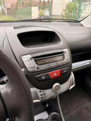 Pelēks Peugeot 107 2011 Šauļi, ar dzinēja tilpumu 1.00 L un nobraukumu 146 tūkst. km par 1495 €, foto 4 vietnē AUTOMOTO.COM.LV