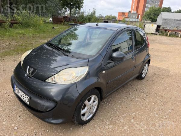 Серый Пежо 107 2008 в Рига, объемом двигателя 1.00 л и пробегом 150 тыс. км за 950 €, фото 1 на AUTOMOTO.COM.LV
