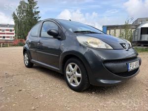 Pelēks Peugeot 107 2008 Rīga, ar dzinēja tilpumu 1.00 L un nobraukumu 150 tūkst. km par 950 €, foto 4 vietnē AUTOMOTO.COM.LV
